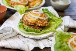 Smashed chicken burgers with cheddar and parsley recipes - Main course