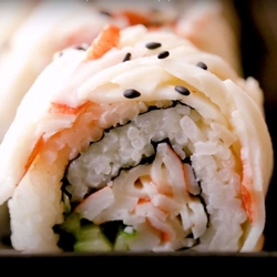 King crab avocado roll vs california roll recipes - Japanese recipes