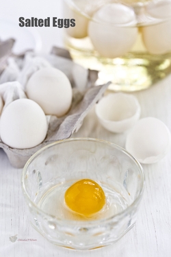 What is the color of salted egg recipes - Side dish