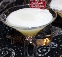 How to make lemon foam for cocktails recipes - Beverages